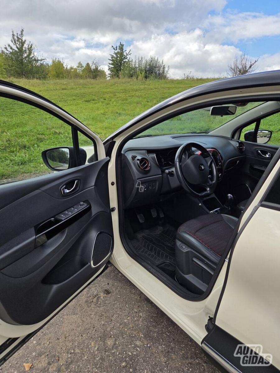 White Renault Captur 2016 in Kaunas, with an engine capacity of 0.90 L and mileage of 100 thousand km for 6500 €, photo 9 on AUTOMOTO.COM.LV