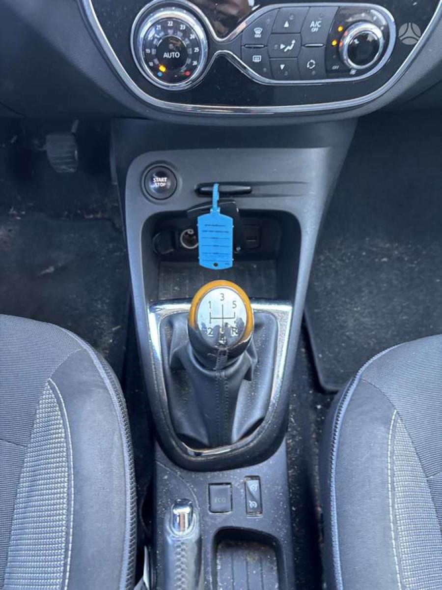 Balts Renault Captur 2016 Tauragė, ar dzinēja tilpumu 0.90 L un nobraukumu 180 tūkst. km par 4300 €, foto 20 vietnē AUTOMOTO.COM.LV
