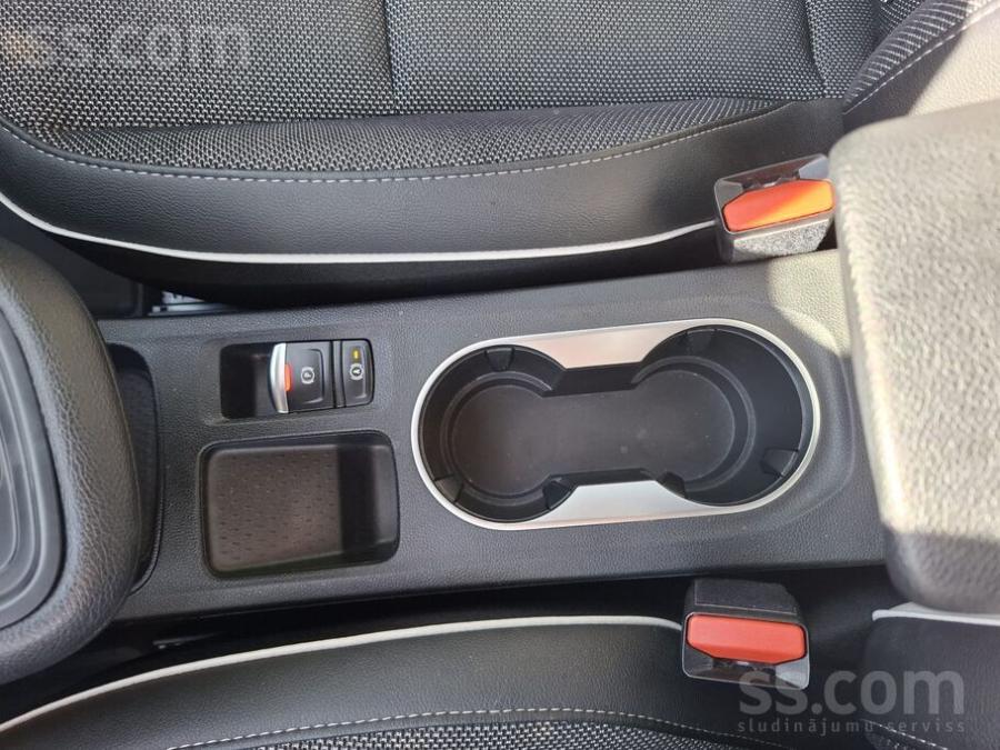 Balts Renault Captur 2020 Rīga, ar dzinēja tilpumu 1.30 L un nobraukumu 87 tūkst. km par 15500 €, foto 13 vietnē AUTOMOTO.COM.LV