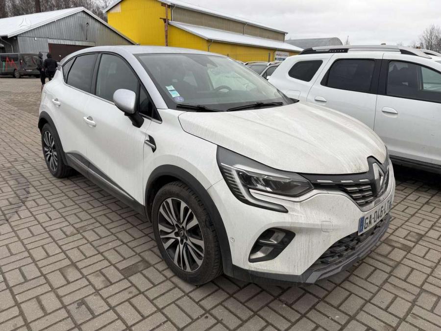 White Renault Captur 2021 in Kaunas, with an engine capacity of 1.33 L and mileage of 108 thousand km for 14399 €, photo 1 on AUTOMOTO.COM.LV