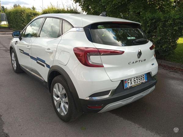 White Renault Captur 2021 in Panevezys, with an engine capacity of 1.60 L and mileage of 237 thousand km for 11900 €, photo 10 on AUTOMOTO.COM.LV