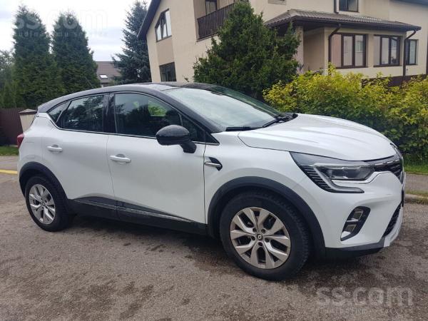 White Renault Captur 2021 in Riga, with an engine capacity of 1.30 L and mileage of 51 thousand km for 16000 €, photo 1 on AUTOMOTO.COM.LV