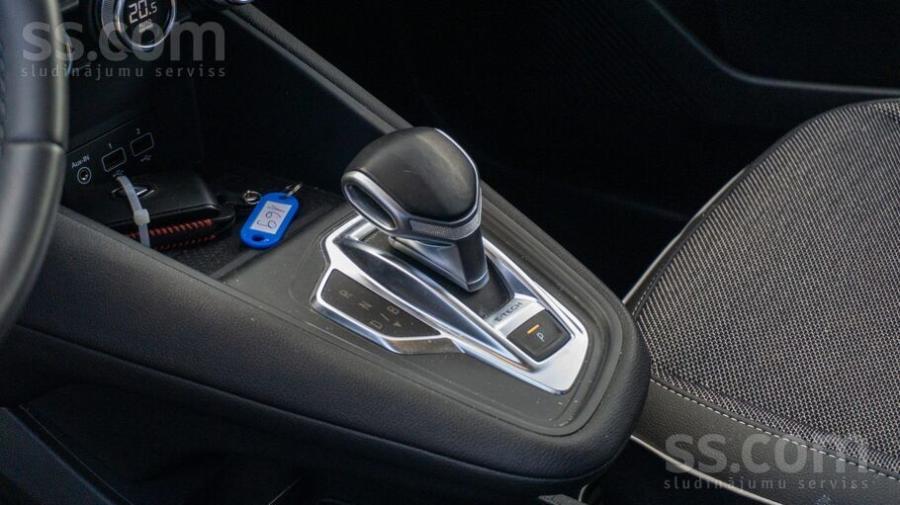 Balts Renault Captur 2022 Rīga, ar dzinēja tilpumu 1.60 L un nobraukumu 25 tūkst. km par 19990 €, foto 16 vietnē AUTOMOTO.COM.LV