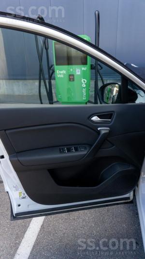 Balts Renault Captur 2022 Rīga, ar dzinēja tilpumu 1.60 L un nobraukumu 25 tūkst. km par 19990 €, foto 29 vietnē AUTOMOTO.COM.LV
