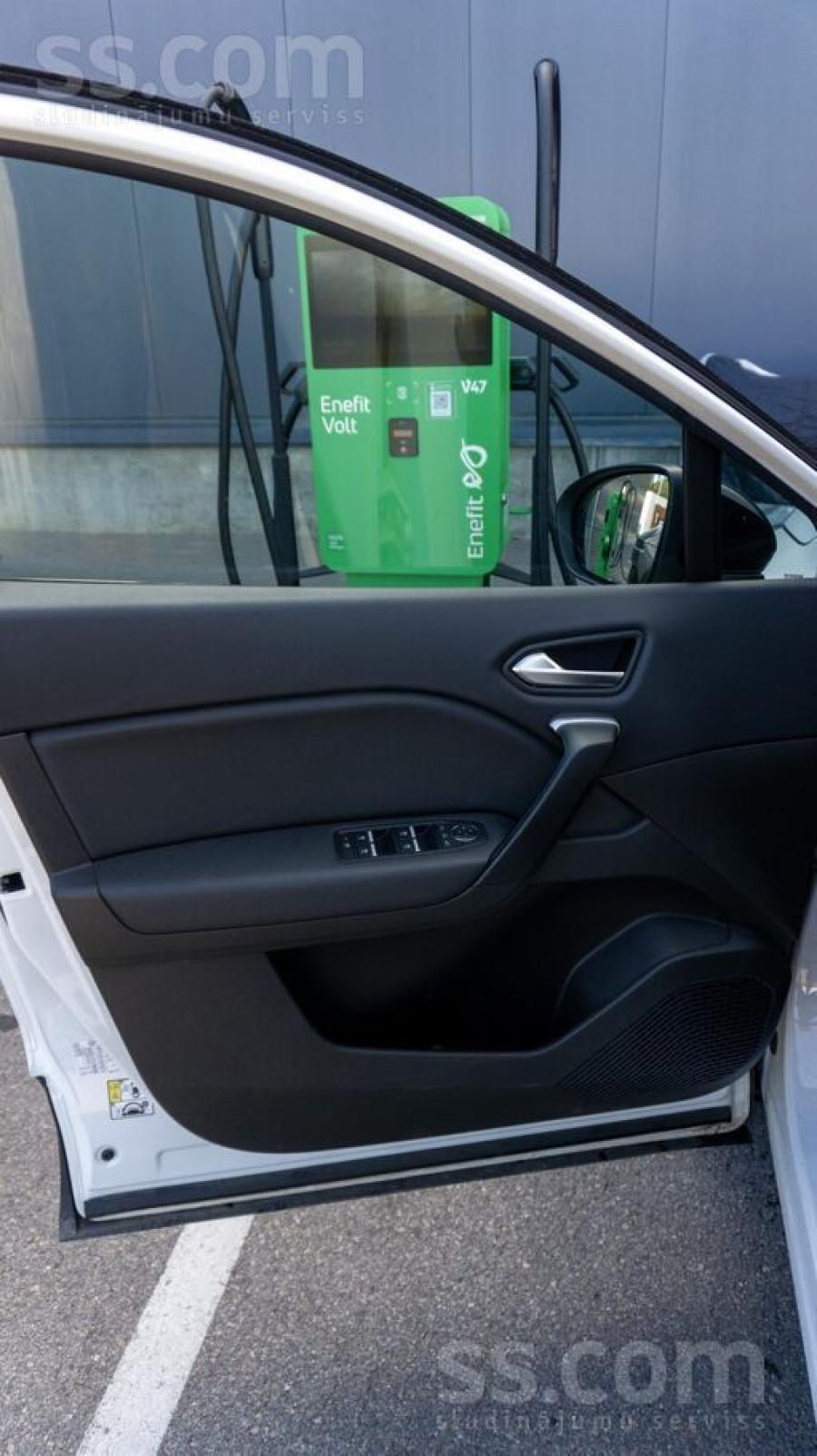 Balts Renault Captur 2022 Rīga, ar dzinēja tilpumu 1.60 L un nobraukumu 25 tūkst. km par 19990 €, foto 29 vietnē AUTOMOTO.COM.LV