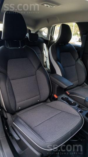 Balts Renault Captur 2022 Rīga, ar dzinēja tilpumu 1.60 L un nobraukumu 25 tūkst. km par 19990 €, foto 31 vietnē AUTOMOTO.COM.LV