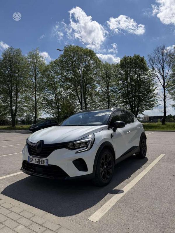 White Renault Captur 2022 in Taurage, with an engine capacity of 1.60 L and mileage of 23 thousand km for 13500 €, photo 2 on AUTOMOTO.COM.LV