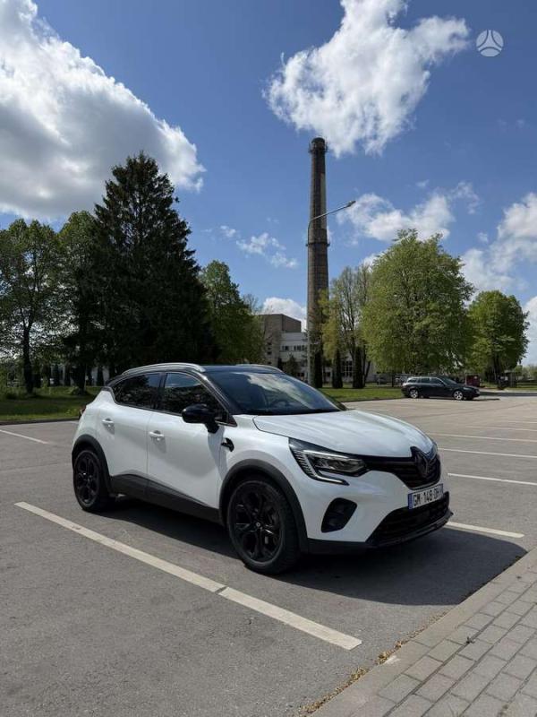 White Renault Captur 2022 in Taurage, with an engine capacity of 1.60 L and mileage of 23 thousand km for 13500 €, photo 3 on AUTOMOTO.COM.LV