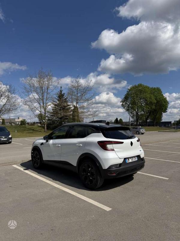 White Renault Captur 2022 in Taurage, with an engine capacity of 1.60 L and mileage of 23 thousand km for 13500 €, photo 7 on AUTOMOTO.COM.LV