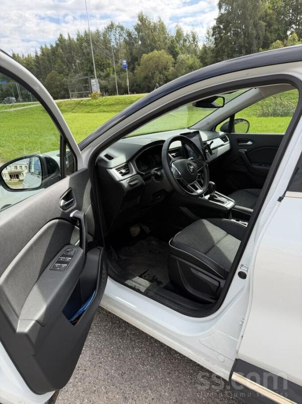 White Renault Captur 2022 in Jelgava, with an engine capacity of 1.30 L and mileage of 50 thousand km for 18200 €, photo 9 on AUTOMOTO.COM.LV