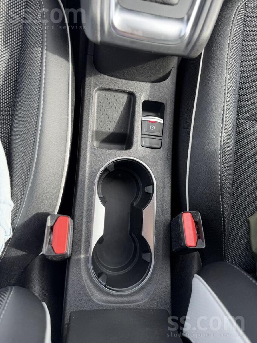 Balts Renault Captur 2022 Jelgava, ar dzinēja tilpumu 1.30 L un nobraukumu 50 tūkst. km par 18200 €, foto 13 vietnē AUTOMOTO.COM.LV