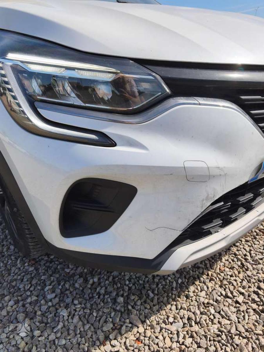 White Renault Captur 2023 in Taurage, with an engine capacity of 1.00 L and mileage of 55 thousand km for 6900 €, photo 8 on AUTOMOTO.COM.LV