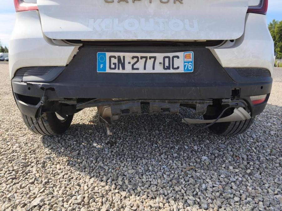 White Renault Captur 2023 in Taurage, with an engine capacity of 1.00 L and mileage of 55 thousand km for 6900 €, photo 12 on AUTOMOTO.COM.LV