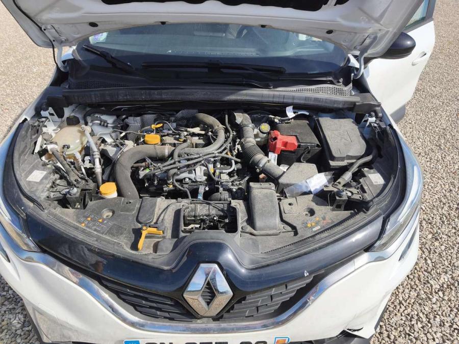 White Renault Captur 2023 in Taurage, with an engine capacity of 1.00 L and mileage of 55 thousand km for 6900 €, photo 16 on AUTOMOTO.COM.LV