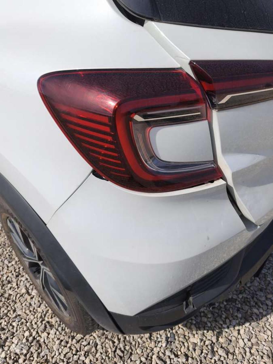 White Renault Captur 2023 in Taurage, with an engine capacity of 1.00 L and mileage of 55 thousand km for 6900 €, photo 19 on AUTOMOTO.COM.LV