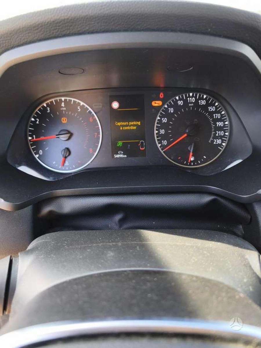 White Renault Captur 2023 in Taurage, with an engine capacity of 1.00 L and mileage of 55 thousand km for 6900 €, photo 23 on AUTOMOTO.COM.LV