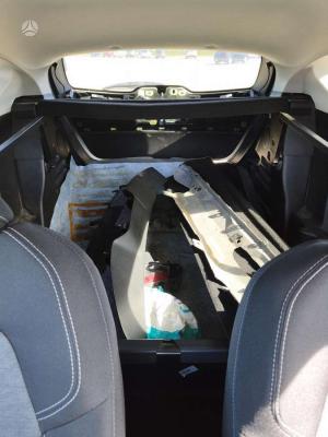 White Renault Captur 2023 in Taurage, with an engine capacity of 1.00 L and mileage of 55 thousand km for 6900 €, photo 28 on AUTOMOTO.COM.LV