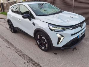 White Renault Captur 2024 in Kaunas, with an engine capacity of 1.00 L and mileage of 16 thousand km for 8200 €, photo 4 on AUTOMOTO.COM.LV