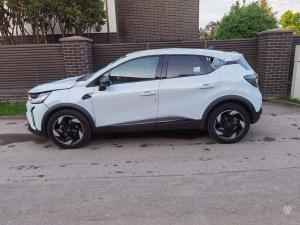White Renault Captur 2024 in Kaunas, with an engine capacity of 1.00 L and mileage of 16 thousand km for 8200 €, photo 6 on AUTOMOTO.COM.LV