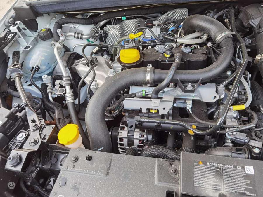 White Renault Captur 2024 in Kaunas, with an engine capacity of 1.00 L and mileage of 16 thousand km for 8200 €, photo 9 on AUTOMOTO.COM.LV