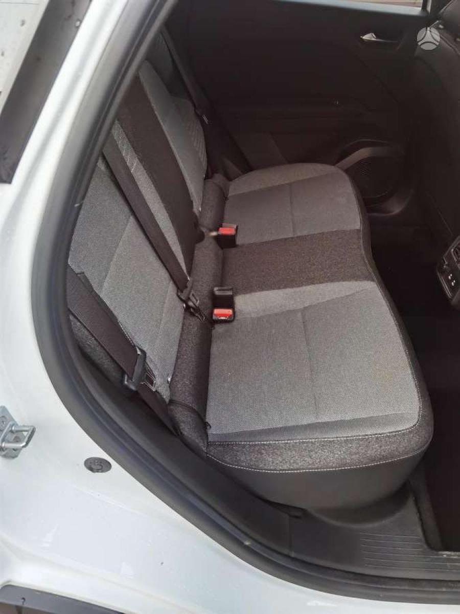 White Renault Captur 2024 in Kaunas, with an engine capacity of 1.00 L and mileage of 16 thousand km for 8200 €, photo 15 on AUTOMOTO.COM.LV