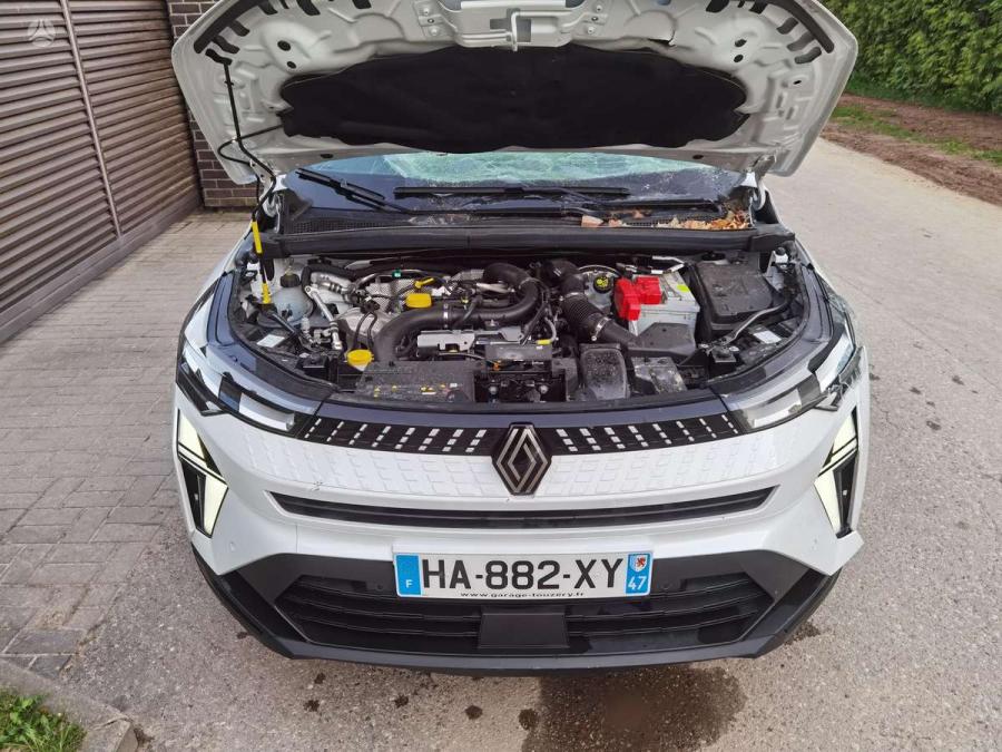 White Renault Captur 2024 in Kaunas, with an engine capacity of 1.00 L and mileage of 16 thousand km for 8200 €, photo 34 on AUTOMOTO.COM.LV