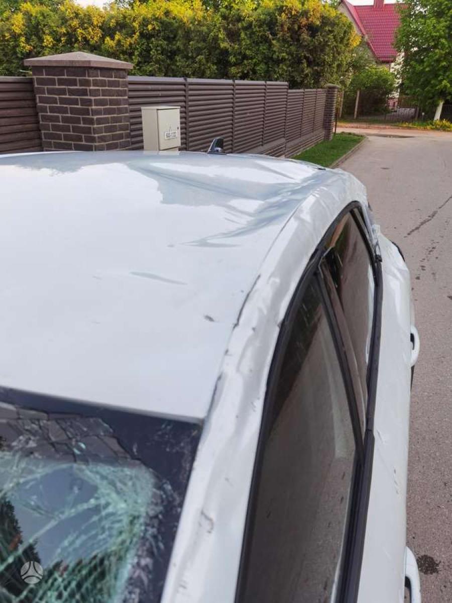 White Renault Captur 2024 in Kaunas, with an engine capacity of 1.00 L and mileage of 16 thousand km for 8200 €, photo 35 on AUTOMOTO.COM.LV