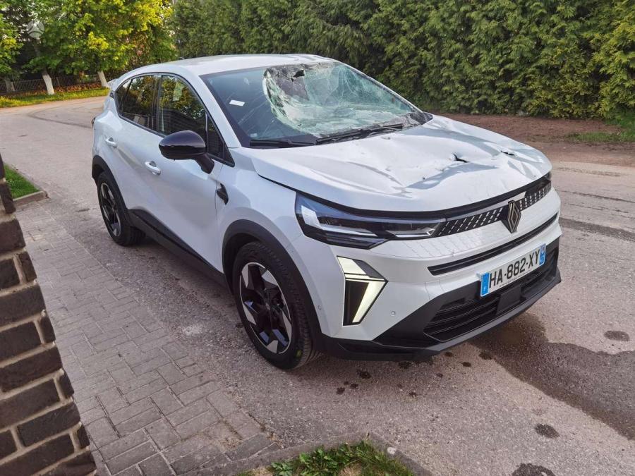 White Renault Captur 2024 in Kaunas, with an engine capacity of 1.00 L and mileage of 16 thousand km for 8200 €, photo 41 on AUTOMOTO.COM.LV