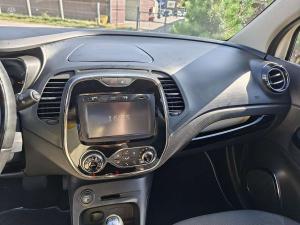 White Renault Captur 2013 in Plunge, with an engine capacity of 1.20 L and mileage of 81 thousand km for 6500 €, photo 7 on AUTOMOTO.COM.LV