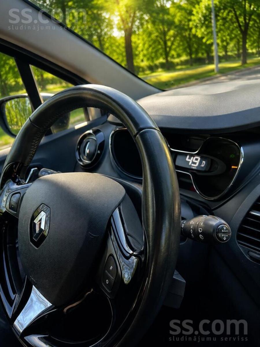 White Renault Captur 2015 in Riga, with an engine capacity of 1.20 L and mileage of 180 thousand km for 5500 €, photo 10 on AUTOMOTO.COM.LV