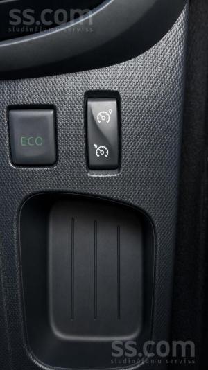 Balts Renault Captur 2015 Rīga, ar dzinēja tilpumu 1.20 L un nobraukumu 180 tūkst. km par 5500 €, foto 5 vietnē AUTOMOTO.COM.LV