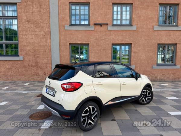 White Renault Captur 2015 in Tallinn, with an engine capacity of 1.20 L and mileage of 125 thousand km for 7999 €, photo 2 on AUTOMOTO.COM.LV