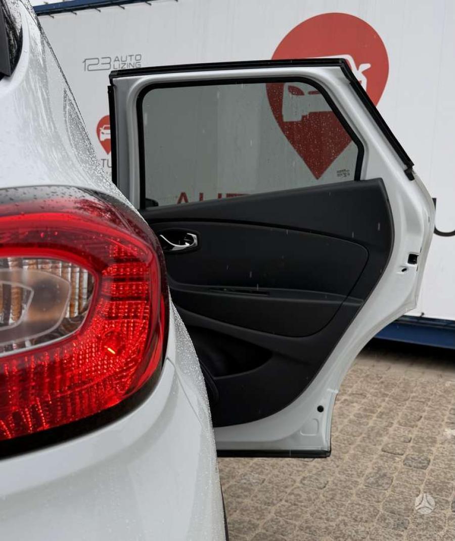 Balts Renault Captur 2017 Tauragė, ar dzinēja tilpumu 1.20 L un nobraukumu 129 tūkst. km par 6600 €, foto 36 vietnē AUTOMOTO.COM.LV