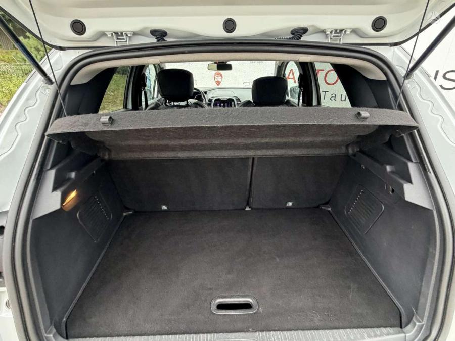 Balts Renault Captur 2017 Tauragė, ar dzinēja tilpumu 1.20 L un nobraukumu 129 tūkst. km par 6600 €, foto 39 vietnē AUTOMOTO.COM.LV