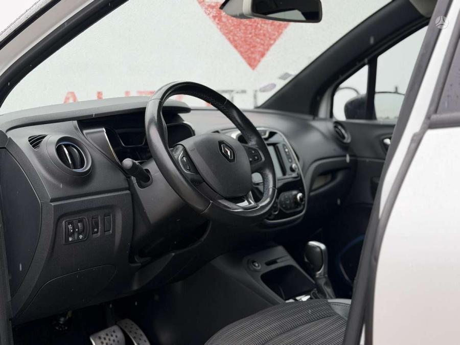Balts Renault Captur 2017 Tauragė, ar dzinēja tilpumu 1.20 L un nobraukumu 129 tūkst. km par 6600 €, foto 44 vietnē AUTOMOTO.COM.LV
