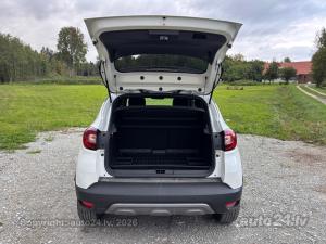 White Renault Captur 2019 in Tallinn, with an engine capacity of 1.20 L and mileage of 80 thousand km for 11900 €, photo 4 on AUTOMOTO.COM.LV
