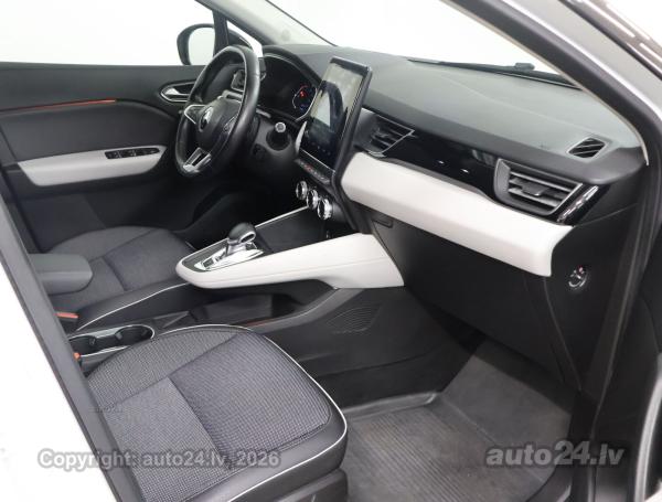 White Renault Captur 2020 in Tallinn, with an engine capacity of 1.30 L and mileage of 110 thousand km for 13900 €, photo 8 on AUTOMOTO.COM.LV