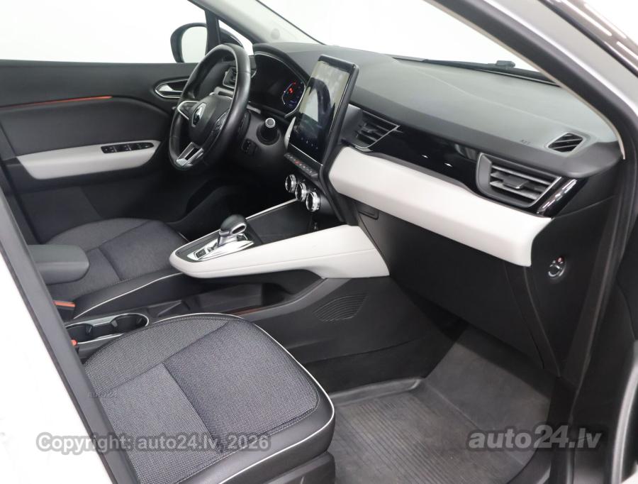White Renault Captur 2020 in Tallinn, with an engine capacity of 1.30 L and mileage of 110 thousand km for 13900 €, photo 9 on AUTOMOTO.COM.LV