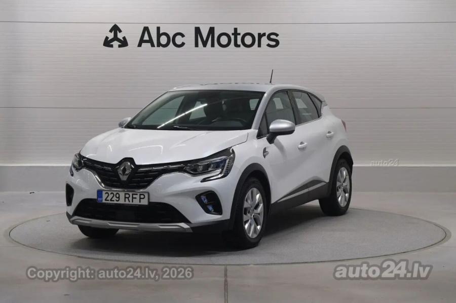 White Renault Captur 2021 in Tallinn, with an engine capacity of 1.30 L and mileage of 44 thousand km for 14990 €, photo 1 on AUTOMOTO.COM.LV