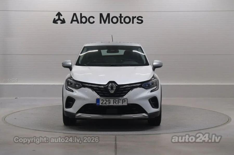 White Renault Captur 2021 in Tallinn, with an engine capacity of 1.30 L and mileage of 44 thousand km for 14990 €, photo 2 on AUTOMOTO.COM.LV