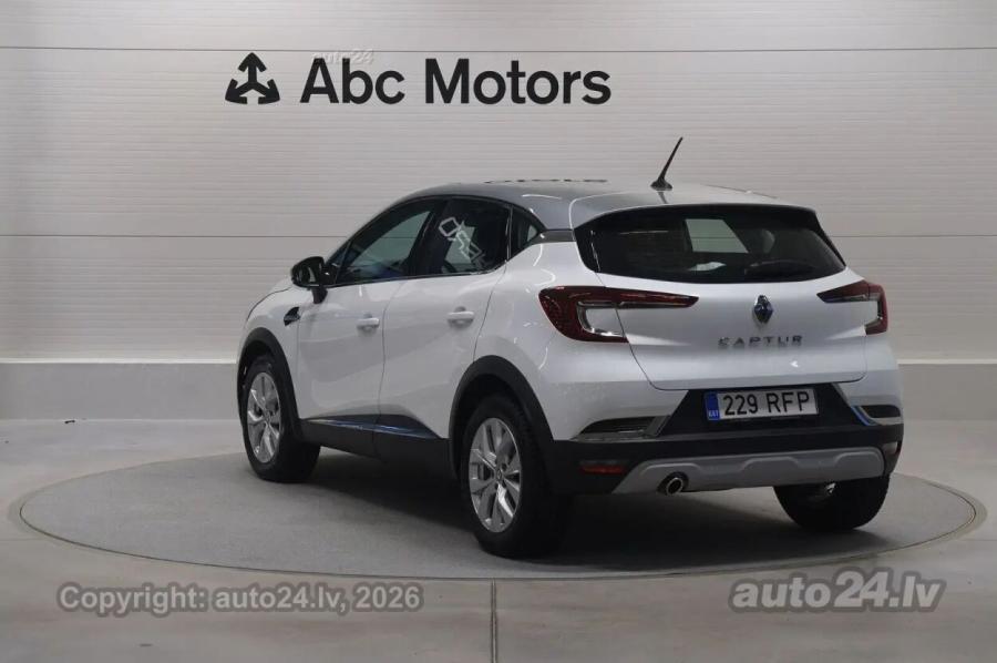 White Renault Captur 2021 in Tallinn, with an engine capacity of 1.30 L and mileage of 44 thousand km for 14990 €, photo 6 on AUTOMOTO.COM.LV