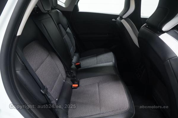 Balts Renault Captur 2022 Tallina, ar dzinēja tilpumu 1.60 L un nobraukumu 71 tūkst. km par 17990 €, foto 11 vietnē AUTOMOTO.COM.LV