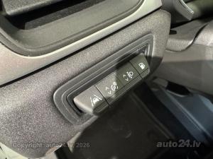 Balts Renault Captur 2022 Tallina, ar dzinēja tilpumu 1.60 L un nobraukumu 71 tūkst. km par 15900 €, foto 14 vietnē AUTOMOTO.COM.LV