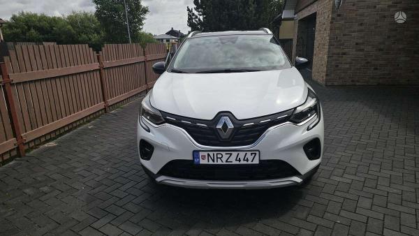 White Renault Captur 2022 in Panevezys, with an engine capacity of 1.60 L and mileage of 178 thousand km for 12999 €, photo 3 on AUTOMOTO.COM.LV