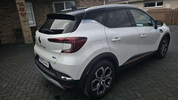 White Renault Captur 2022 in Panevezys, with an engine capacity of 1.60 L and mileage of 178 thousand km for 12999 €, photo 9 on AUTOMOTO.COM.LV
