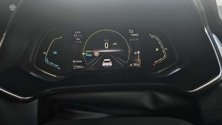 Balts Renault Captur 2022 Panevēža, ar dzinēja tilpumu 1.60 L un nobraukumu 178 tūkst. km par 12999 €, foto 22 vietnē AUTOMOTO.COM.LV