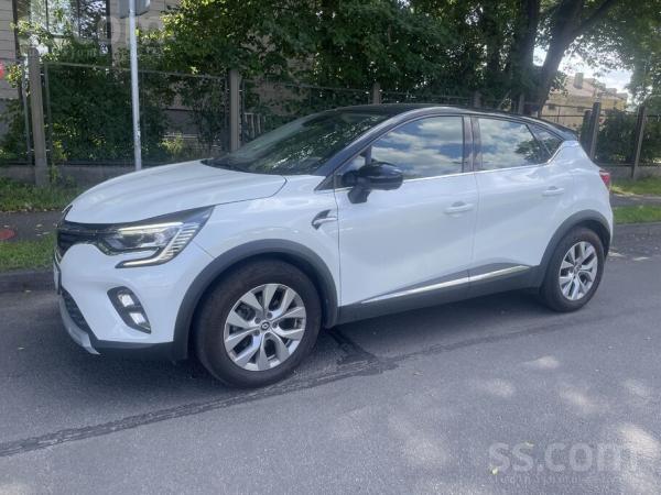 White Renault Captur 2022 in Riga, with an engine capacity of 1.60 L and mileage of 25 thousand km for 16700 €, photo 1 on AUTOMOTO.COM.LV