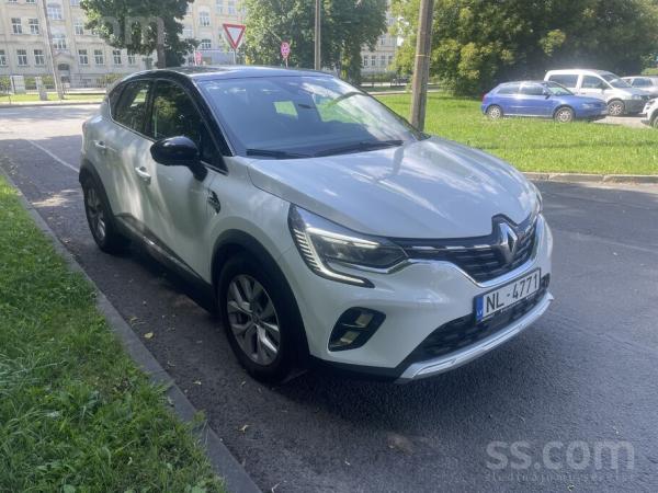 White Renault Captur 2022 in Riga, with an engine capacity of 1.60 L and mileage of 25 thousand km for 16700 €, photo 2 on AUTOMOTO.COM.LV