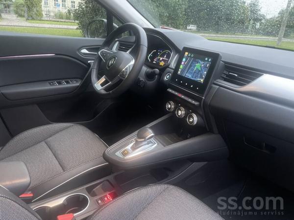 White Renault Captur 2022 in Riga, with an engine capacity of 1.60 L and mileage of 25 thousand km for 16700 €, photo 10 on AUTOMOTO.COM.LV