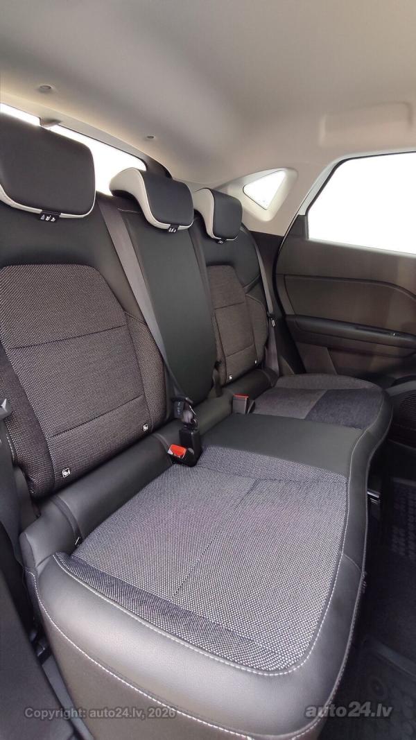 Balts Renault Captur 2023 Tallina, ar dzinēja tilpumu 1.60 L un nobraukumu 31 tūkst. km par 18995 €, foto 7 vietnē AUTOMOTO.COM.LV